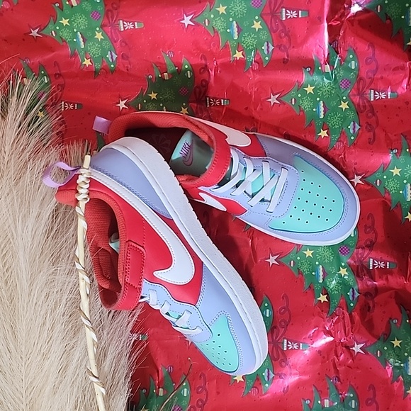 Nike | Shoes | Nike Multi Color Sneaker | Poshmark